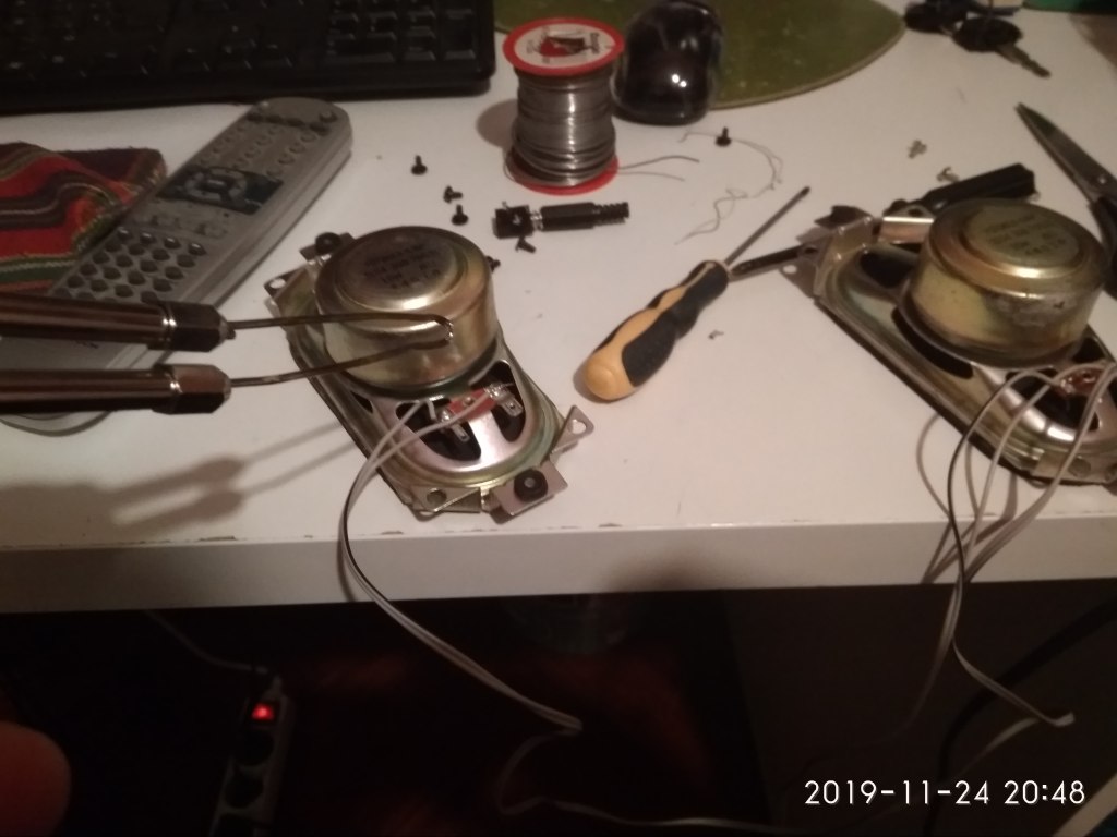 Cómo añadir una entrada de audio externa a un equipo que no la tiene y ...